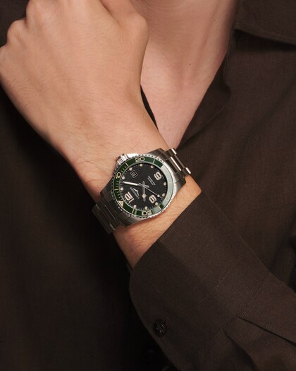 Hydroconquest Automatic watch 41mm, Black L37814056 | Longines US