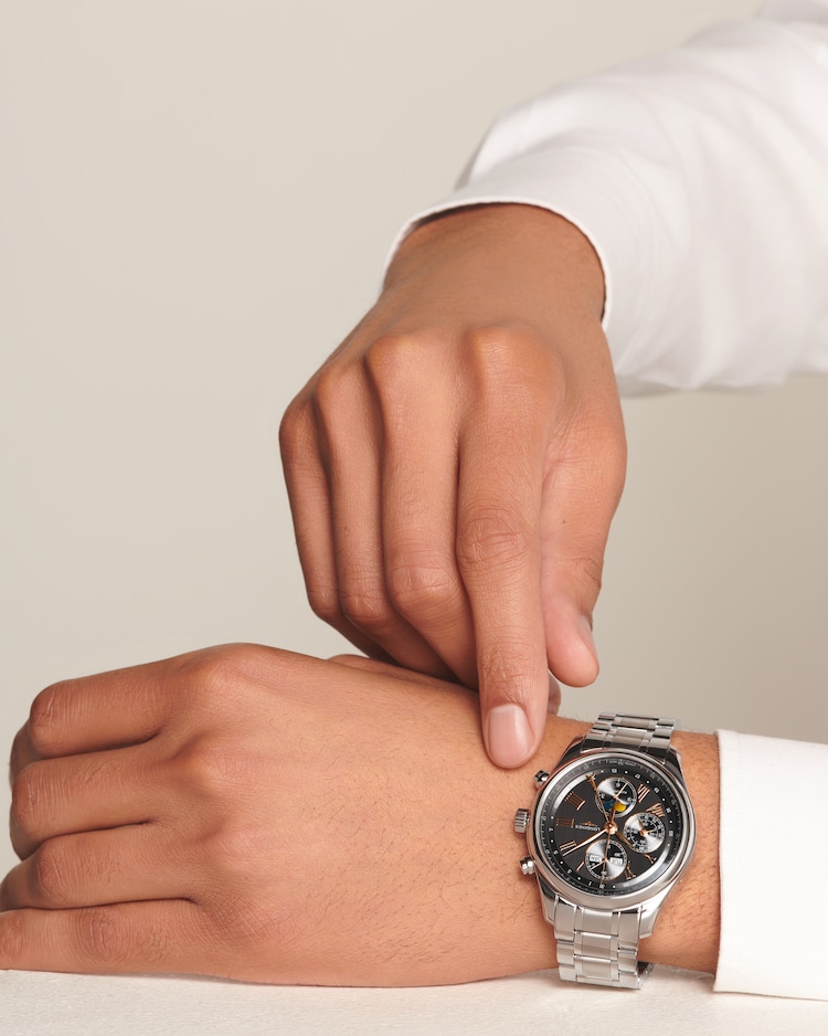 Longines Master Collection Chrono Moonphase 自動上鏈機械機芯 不鏽鋼 炭黑色錶盤搭配錶鏈