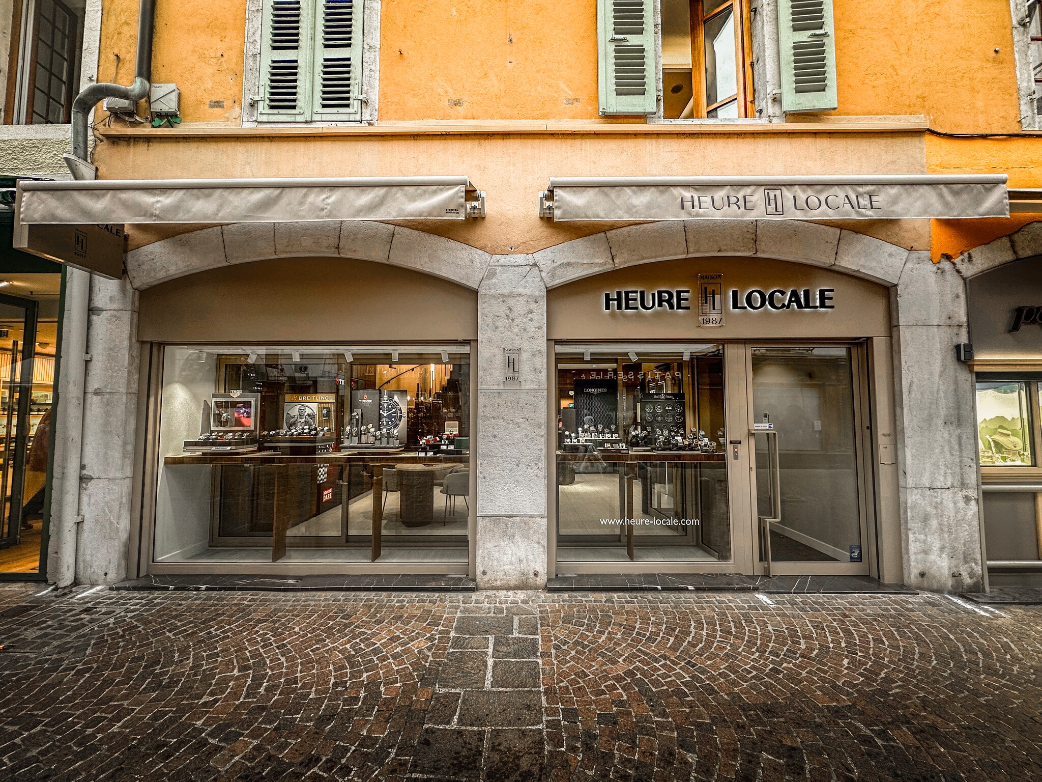 Heure Locale in ANNECY, 2, Rue Carnot, France | Longines CA